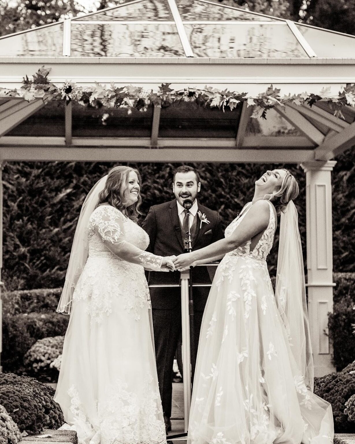 How to Write Wedding Vows: An Outline Of Your Love