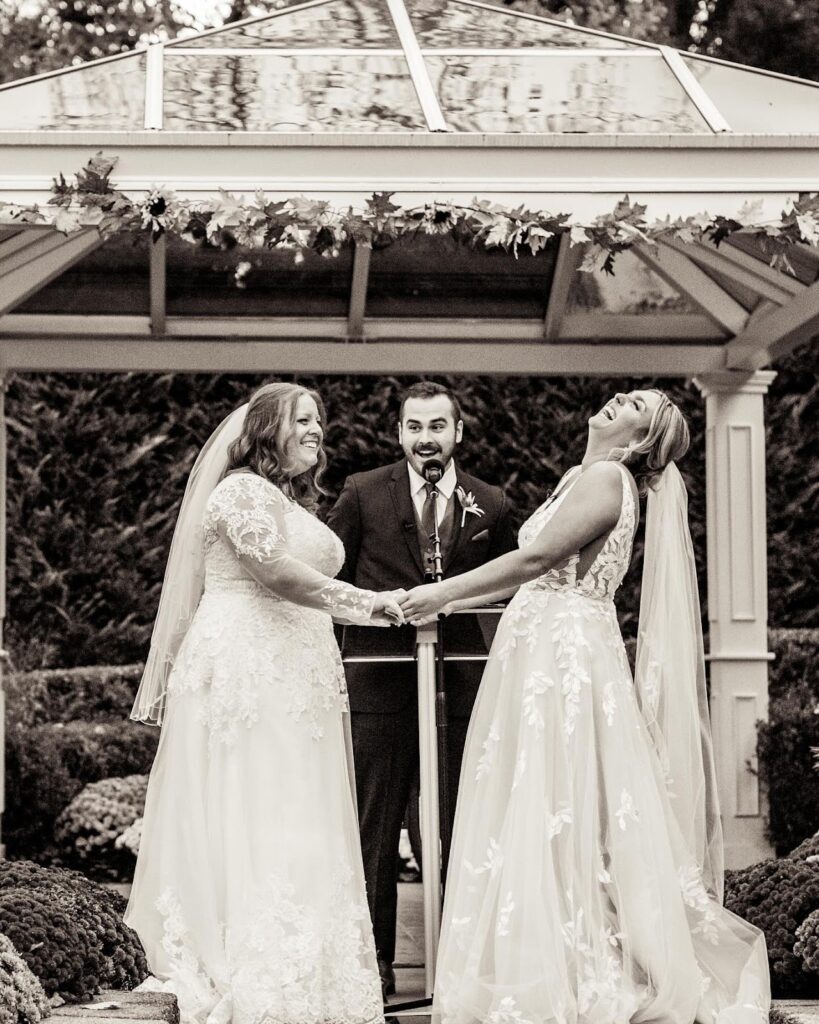 How to Write Wedding Vows: An Outline Of Your Love